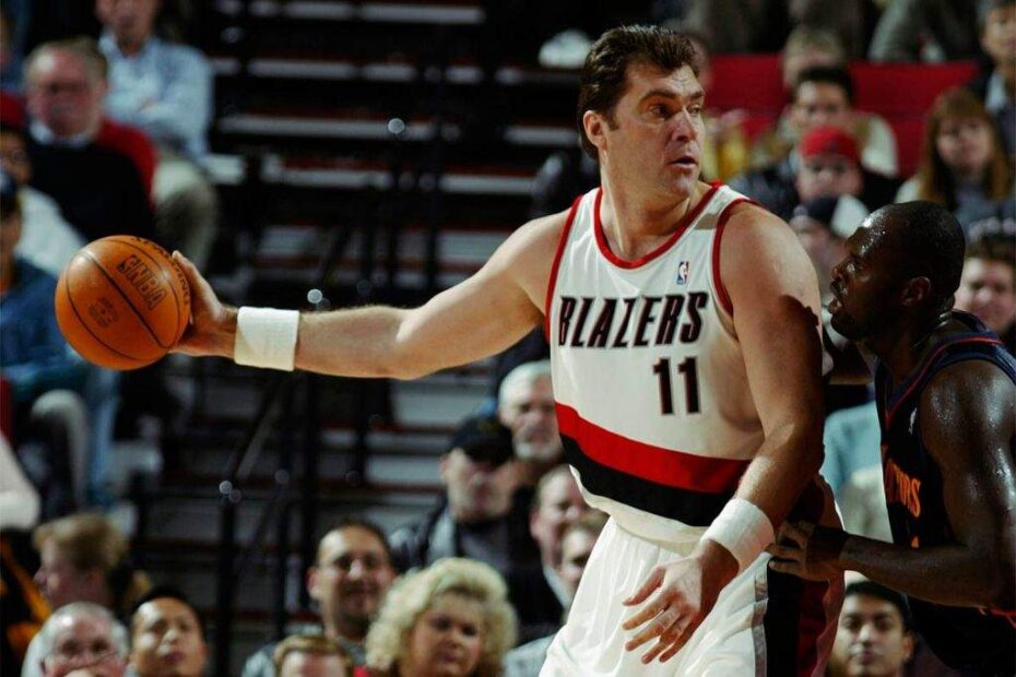 The Best NBA Players OVER 7 feet tall of ALL TIME - Hoop Dojo